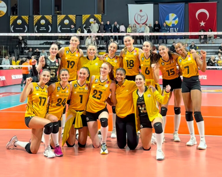 Lider VakıfBank, Zeren Spor'a puan vermedi: 14'te 14 - Voleybolunsesi